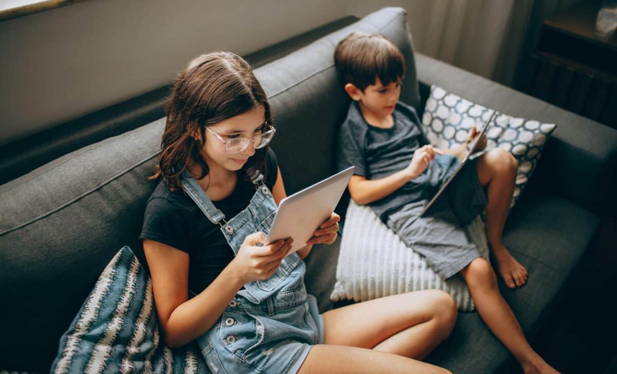 Forget Screen Time Limits — This Mom’s Strategy Is Turning Heads